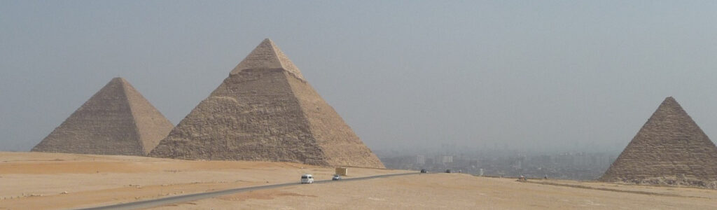 Gizeh-Pyramiden: Unterirdische Strukturen werfen zahlreiche Fragen auf ...